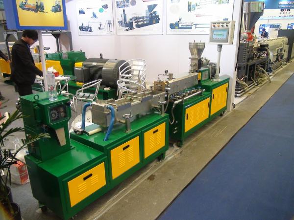 Quality Lab Twin Screw Extruders for Masterbatch Plastic Extruder Price for sale