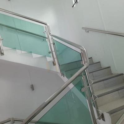 Cina Recinto di vetro Good Corrosion Resistant del corrimano dell'acciaio inossidabile 1.2mm 1.5mm 2mm Inox in vendita