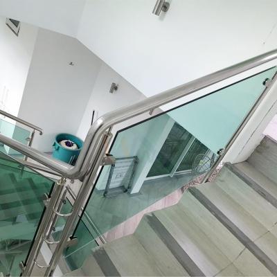 Cina Recinto di vetro Good Corrosion Resistant del corrimano dell'acciaio inossidabile 1.2mm 1.5mm 2mm Inox in vendita