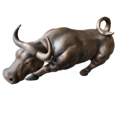 Cina Scultura bronzea antica di forma della mucca che piega montaggio su ordinazione di acciaio inossidabile in vendita