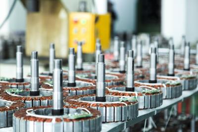 Cina Motore di ventole a soffitto AC DC BLDC senza spazzole per il livello di rumore di 40 dB nello stabilimento di produzione in vendita