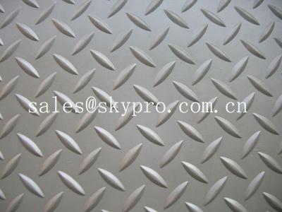 Китай Ровный/выбил поверхностный сверхмощный резиновый крен листа, толщину 2.5mm-20mm продается