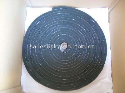 China Tira negra de la cinta del neopreno con el PSA auto-adhesivo que apoya un lado en venta