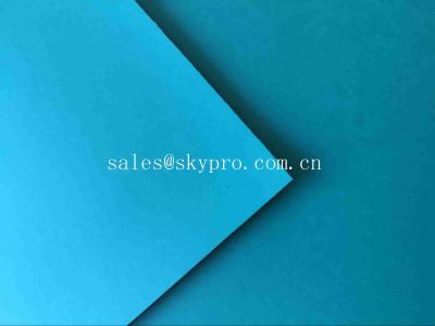 Китай Ровный резиновый крен листа с одним бортовым ПВК поверхностным зеленым черным Матт продается