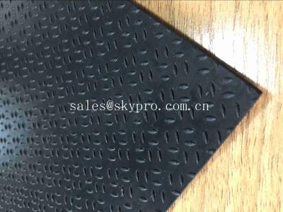China Small Rice Pattern Rubber Mats Black Color Emboss Top , 1.5g/Cm3 Density for sale