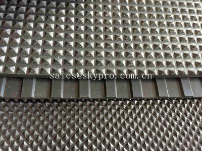 China Diamond Gym Rubber Floor Matting Commerical Anti - Slip Pyramid Pattern Rubber Mat for sale