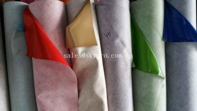 China Cores sólidas não - tecido suportando o couro sintético do plutônio do couro com tela impressa colorida à venda