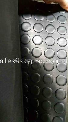 China Tastgummimatten, die ringsum Bolzen-rutschfester runder Bolzen-Gummiboden-Mattierung pflastern zu verkaufen