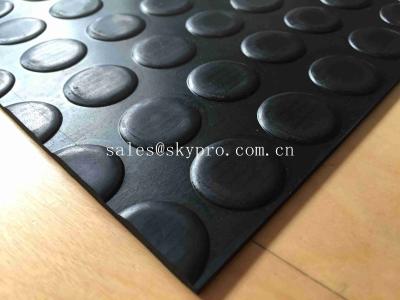 China Tastgummimatten, die ringsum Bolzen-rutschfester runder Bolzen-Gummiboden-Mattierung pflastern zu verkaufen