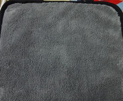 Cina Il microfiber di corallo assorbente extra dell'asciugamano del vello 30*30 mette in mostra la poliammide del poliestere 20% dell'asciugamano 80% in vendita