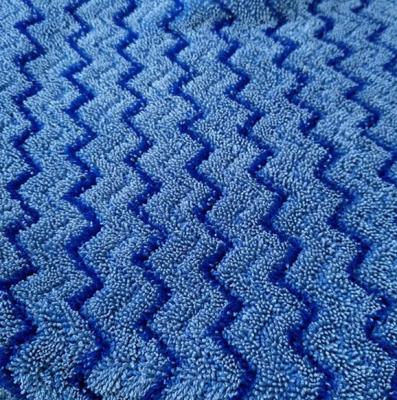 Cina La zazzera blu del filo di ordito 80/20 di forma di zigzag W di Microfiber ha torto la larghezza 550gsm del tessuto 150cm in vendita