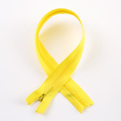 China Tear Resistant #3 Invisible Nylon Zipper Cycling Pocket Close End Zipper for sale