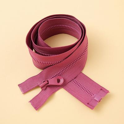 China Lightweight Engineering #5 Resin Coil Zipper Open End Design Wear Resistance for sale