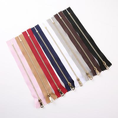 China Anti Rust Heavy Duty Metal Zipper #3 Closed End Zipper Smooth Operation for sale