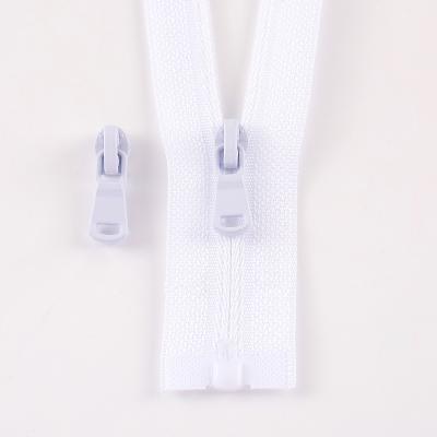 China Lightweight Nylon Reversible Slider Size 3# Zipper Slider With Precision Molded Teeth for sale
