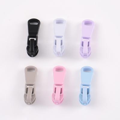 China Dual Action Nylon Reversible Slider Zipper 3# Lightweight Smooth Transition for sale