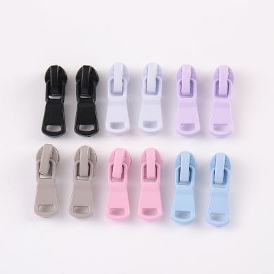 China Ultra Light Durable 3# Nylon Reversible Zipper Slider Replacement For Delicate Items for sale