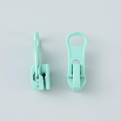 China Stylish Nylon Auto Lock Slider #3 Sleek Design Lightweight Green Zipper Slider for sale