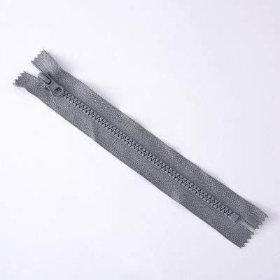 China Eco Friendly #5 Resin Zipper Secure Design Smooth Operation Closed End Zipper for sale