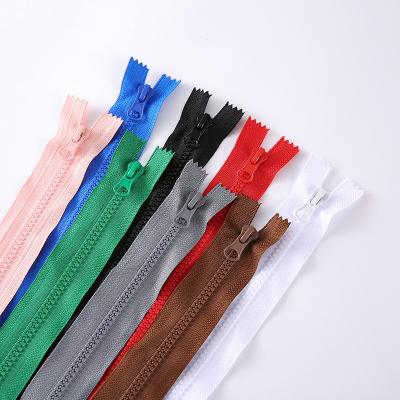 China #5 Resin Teeth Close End Zippers Closed-loop Structure For Jacket Pockets for sale
