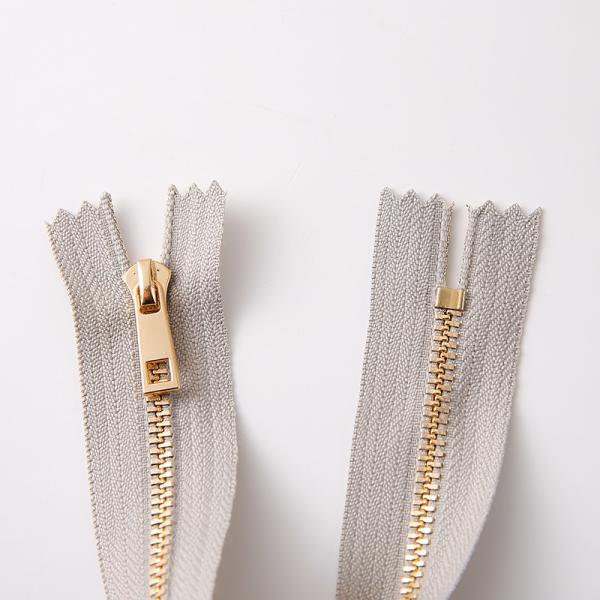 Quality #3 Smooth Metal Zippers Close End Zippers Rust Proof Electrophoretic Plating for sale