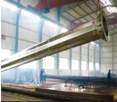 Cina pali pratici compositi di angolo di 8M, palo d'acciaio galvanizzato 470 ~ una resistenza alla trazione di 630 Mpa in vendita