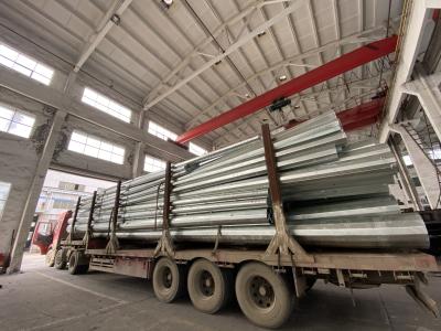 Cina 30FT zincano la immersione calda d'acciaio elettrica di Palo 3mm di distribuzione galvanizzata in vendita
