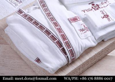 China 100% Cotton Hotel Linen Bathrobe Personalized Embroidered Bath Towel for sale