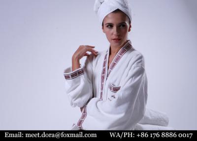China Luxury Wholesale Women Hotel Waffle 100 Cotton Couples Bathrobe Set With Embroidery Logo for sale