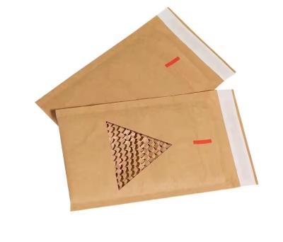 China Duurzaam gerecycled kraftpapier met honingraat gepoleerde mailerverpakking Te koop