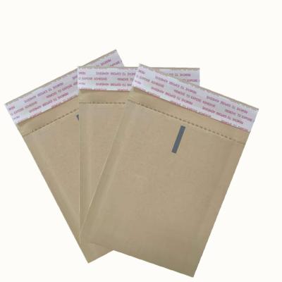 China Geaffundeerde Kraft Bruin Papier Mailers Bubbelverpakking Versnelling Te koop