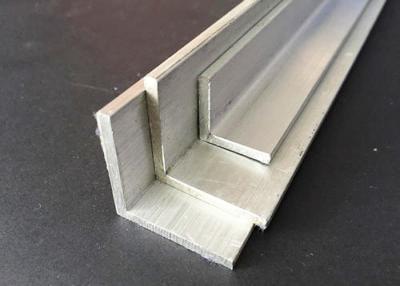 China Anodized Aluminum Equal Angle in Size of 40mm x 40mm x 5.7mm Wall Thickness for sale