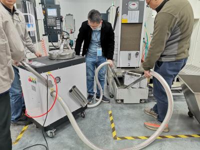 China Iron Filings Sludge Cleaning Machine For CNC Vertical Machining Center for sale