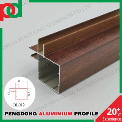 Cina Profili di alluminio dell'armadio da cucina di Glossy Silver Polishing del produttore professionista in vendita