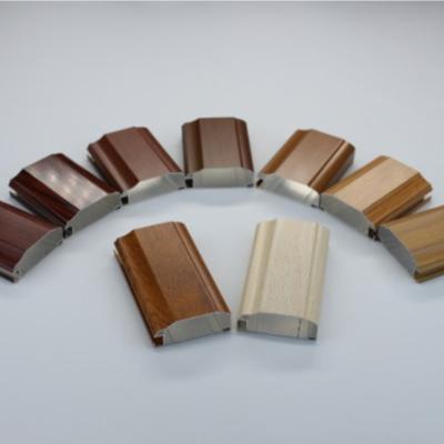 China Berufshersteller-Glossy Silver Polishing-Aluminiumküchenschrank-Profile zu verkaufen