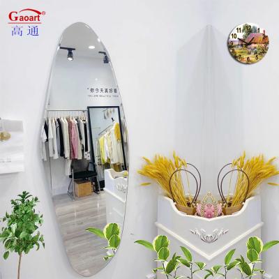 Cina Specchio di vetro completo e indistruttibile stile di design moderno per decorazioni per il bagno montato a parete in vendita