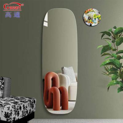 China Customized Size Full Length Beveled Glass Makeup Bathroom Mirror with LED Design en venta