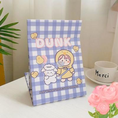 Cina Mini Round Pocket Vanity Heart Shaped Makeup Specchio Compatto per il Touch-Up in vendita