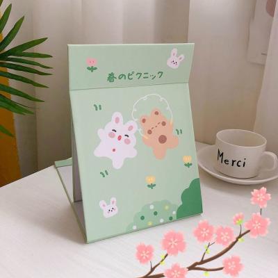 Cina Mini Round Pocket Vanity Heart Shaped Makeup Specchio Compatto per il Touch-Up in vendita