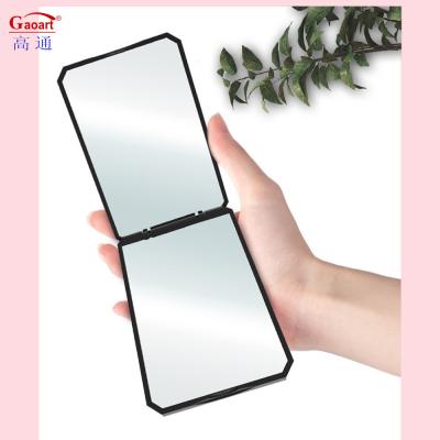 Cina Stylish Heart Shaped Folding Travel Vanity Plastic Glass Mirror per occasioni quotidiane in vendita