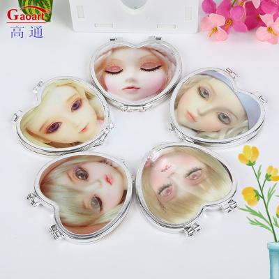 Cina Ogni giorno Stile di Fashion Design Piccolo Pieghevole a forma di cuore Cosmetico Pieghevole Vanità Specchio in vendita
