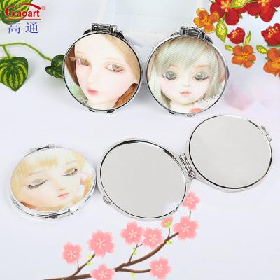 Cina Mini specchietti di trucco a forma di cuore compatti e portatili in vendita