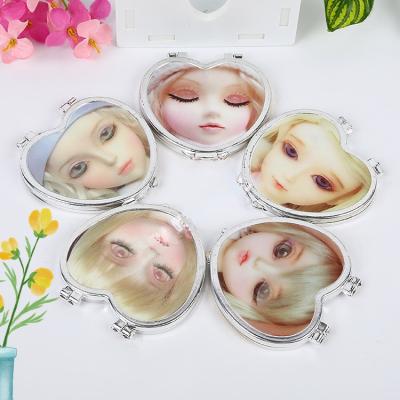 Cina Mini specchietti di trucco a forma di cuore compatti e portatili in vendita