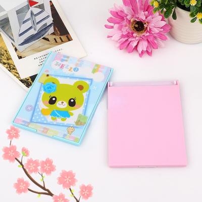 Cina Disegno di moda su misura Specchio di trucco per desktop quadrato con flessibilità di elaborazione in vendita