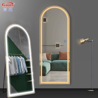 Cina Scopri la versatilità dello specchio LED per il tuo bagno in vendita