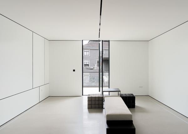 Quality SLEEK 146 series minimalist narrow frame pivot door for sale