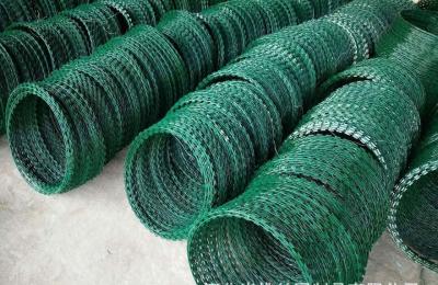 China Concertina Razor Wire PVC Coated  Barbed Wire Diameter 18