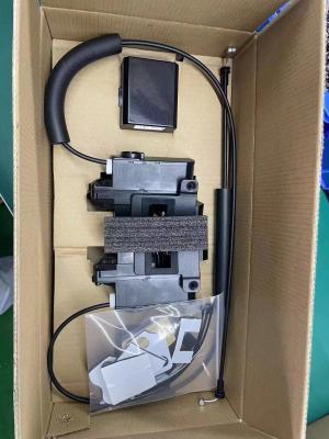 Cina Porta elettrica automatica IPX6 12V di aspirazione della serratura astuta vicina molle per il Toyota Land Cruiser LC200 in vendita