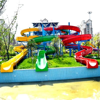 China 6-8 mm dikke hoge waterglijbanen Grote waterglijbanen voor waterplezierpark Te koop