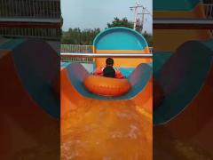 2人の子供のためのカスタマイズされたブーメラングウォータースライド
